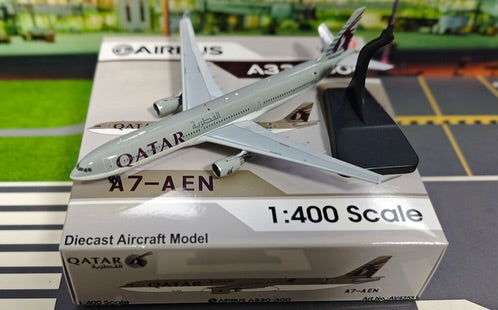 AV400 Qatar Airways Airbus A330-300 A7-AEN - Pre Order – West Coast ...